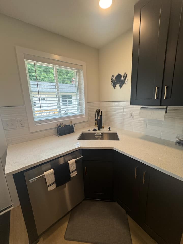 Noda 2br Retreat | Parking + Workspace - Charlotte, NC