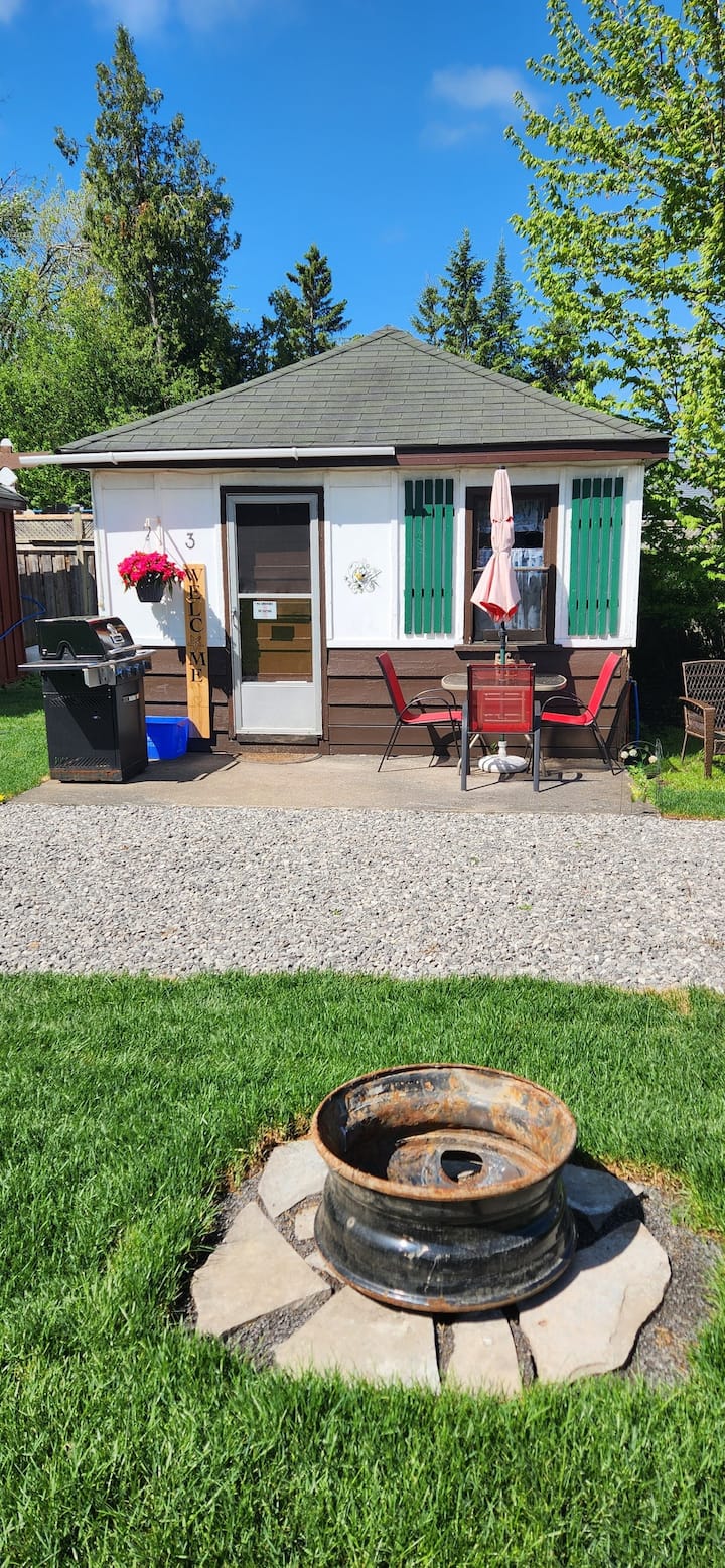 Cottage#3 Is A 1 Bedroom Cottage And Sleeps 2 - Bobcaygeon