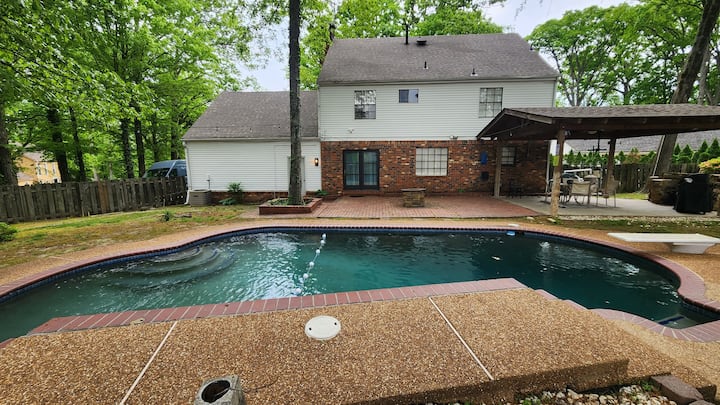 5-br Home With Outdoor Pool -The Ultimate Retreat - Lakeland, TN