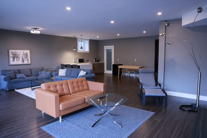 3br Garden-level Retreat - Bedford