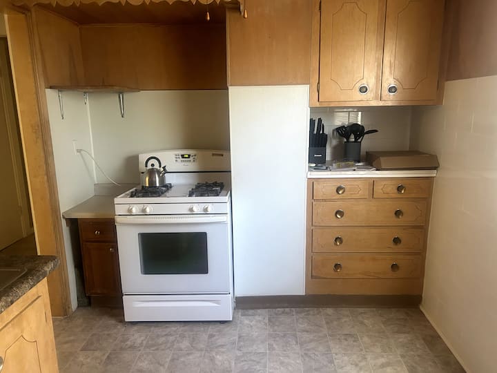 The Flat At Midtown Manor - Omaha
