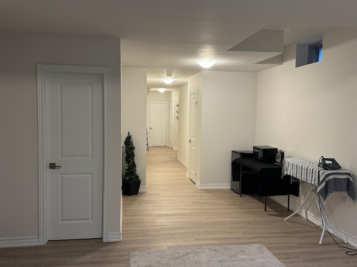 Modern Luxury Basement Suite | Private Entrance - Oakville