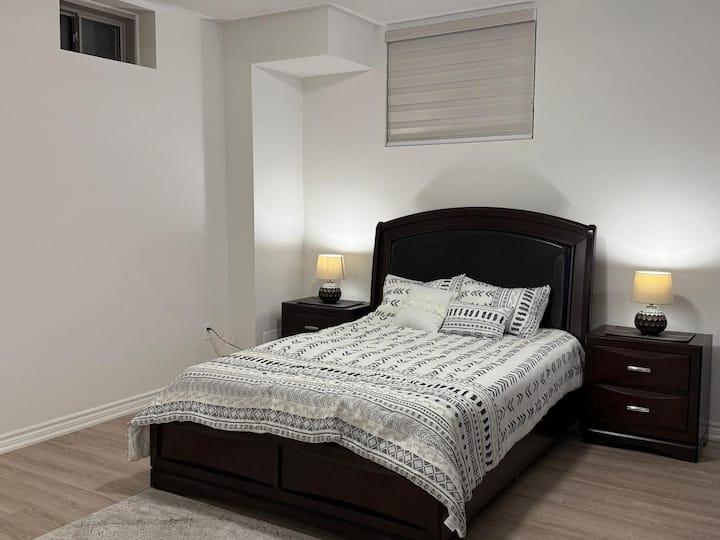Modern Luxury Basement Suite | Private Entrance - Oakville