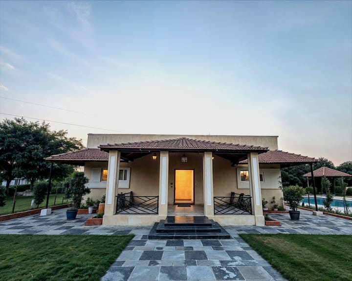 Saanvriya –Farmstay 3br Moinabad-pool By Homeyhuts - Hyderabad