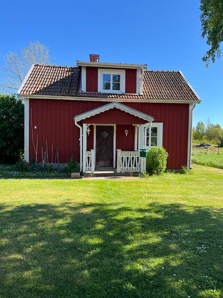 Charmigt Hus På Landet - Vadstena