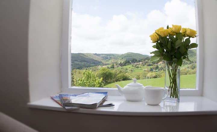 King Room With A View! - Helmsley