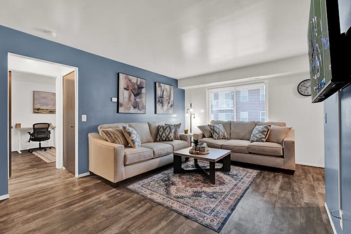Bright & Cozy Modern Loft  | Centrally Located - Farmington Hills, MI