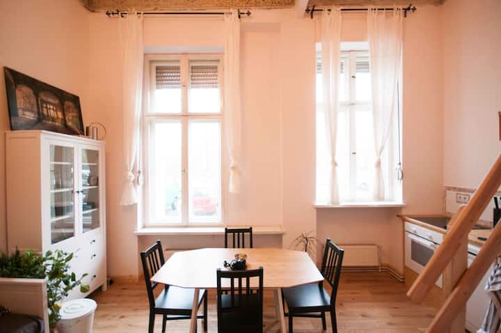 Bright Design Studio Apartment - Berlin