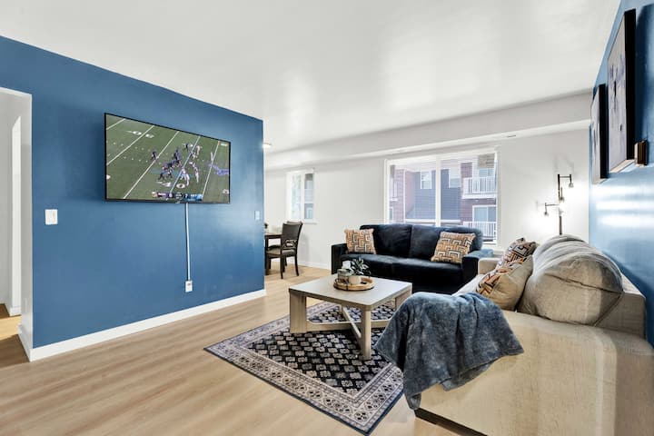 The Stylish Farmington Nest | Modern Vibes - Livonia, MI