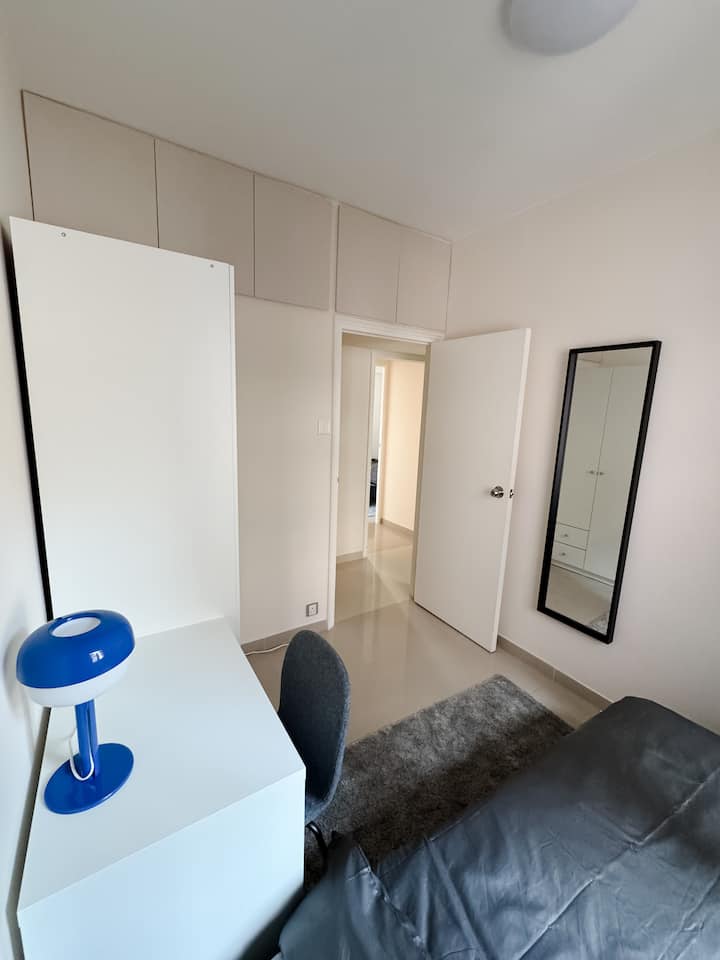 Furnished Room - West Mid-levels - Sai Ying Pun