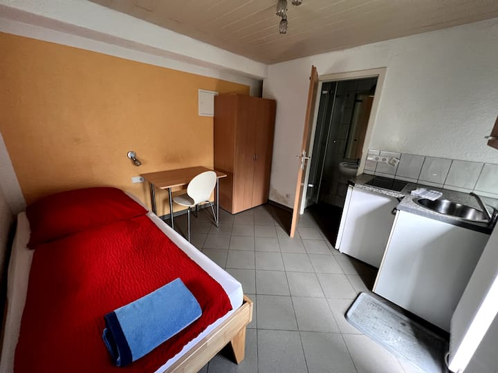 Einzelzimmer Für Monteure - Reutlingen