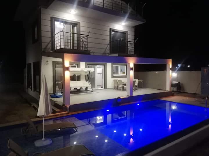 Fethiye ÇIftlik Mah.7 Kişilik - Fethiye