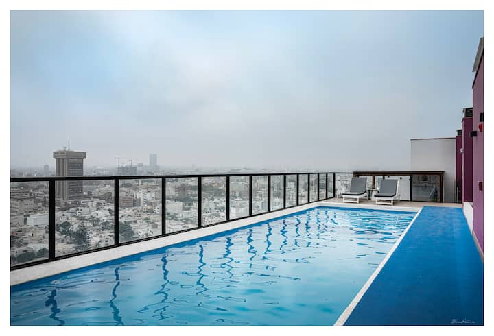 Skystay San Isidro | Rooftop And Pool - Lima