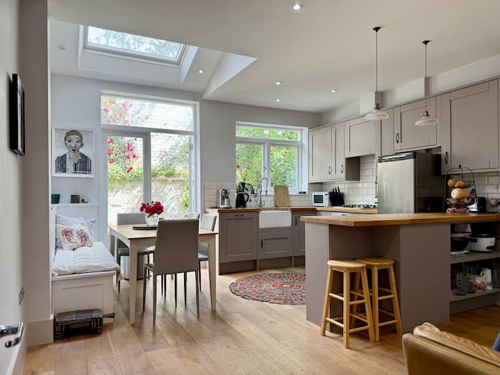 New! Spacious & Quiet 3 Bedroom House - Putney - Fulham