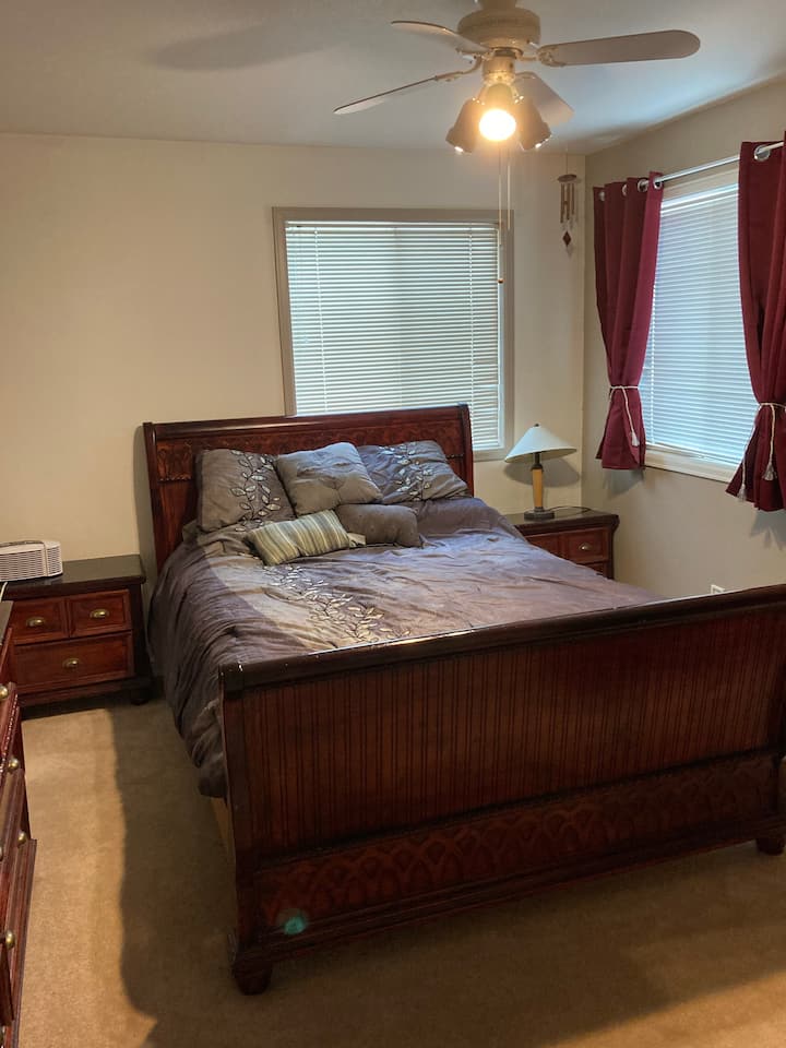 Top Floor Of Lovely House. Includes Office Space. - Boulder, CO