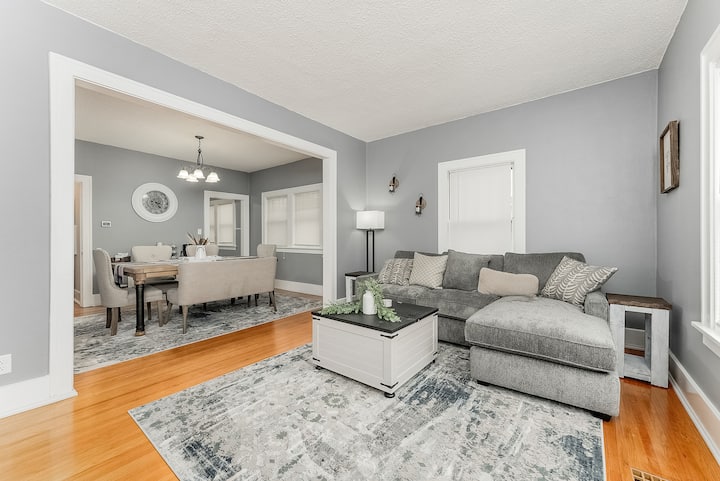 Cozy Cottage Next To Hospital - Sioux Falls, SD