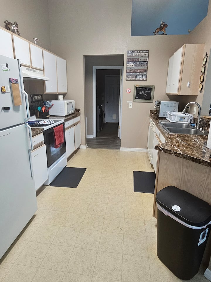 2 Private Queen Size Beds - Palm Coast, FL