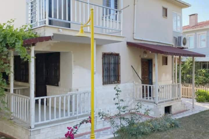 Denize Yakın Aile Villası - Ayvalık