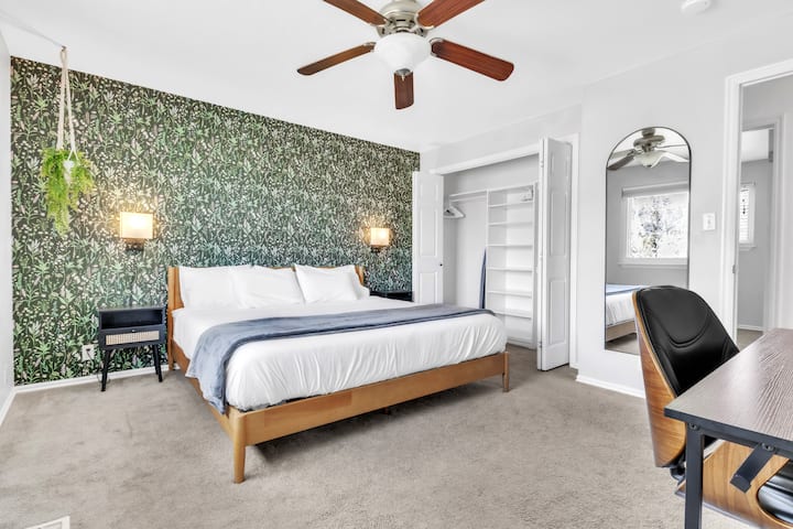 Hot Tub & Pickleball | Sleeps 15 | Near Skiing - Orem, UT