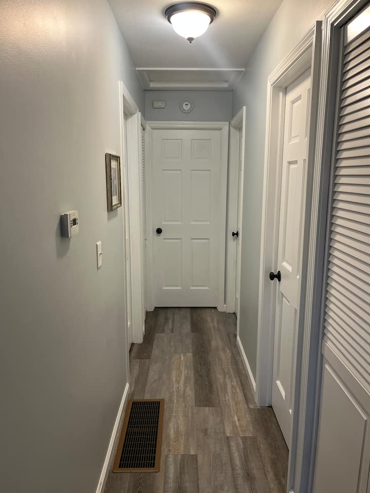 The Barclay House Getaway - Bay City, MI