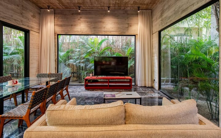 Luxe Villa: 5br, Pool, Jacuzzi & Concierge - Tulum