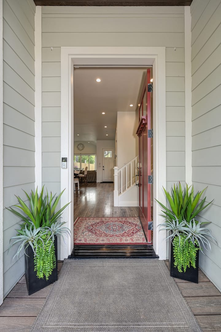 Historic Folsom Retreat - Folsom, CA