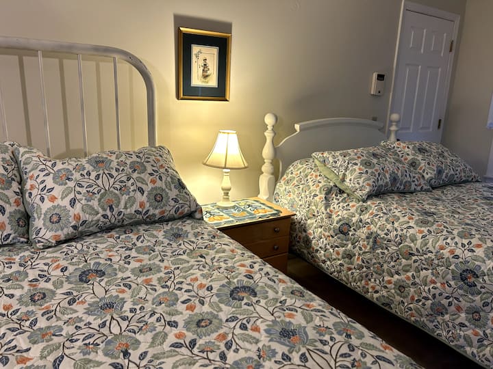 Murphy's The Dormitory Room - Oberlin, OH