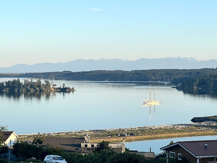 Griffin Bay Waterview House - Friday Harbor, WA