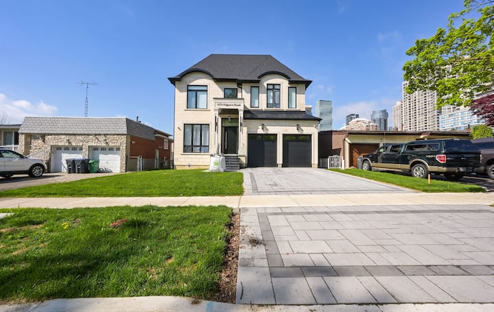 4 Bedroom Basement Apartment - Mississauga