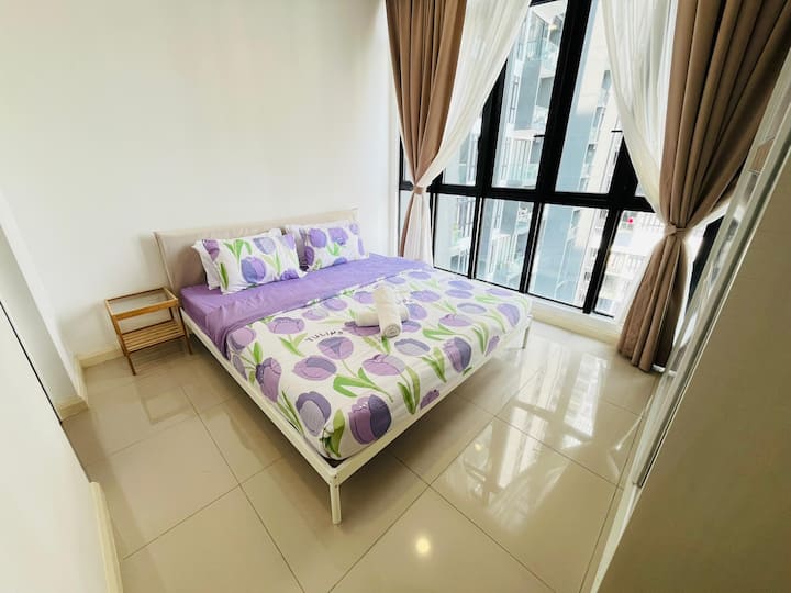 D'pristine/legoland-happy Family - Jurong East