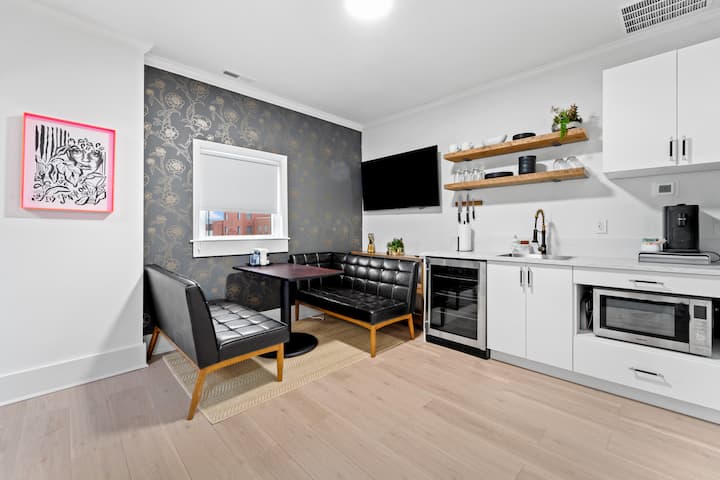 Luxury Loft Mini Condo 202 -Walk To Stadium+market - High Point, NC