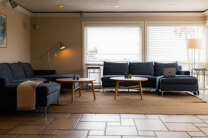 Beachside Twin Room - Coliving & Workspace - Encinitas, CA