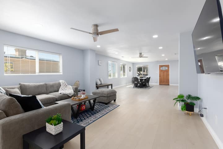 New Home! Spacious With Games, Backyard & Grill! - San Diego, CA