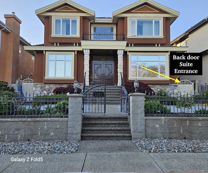Spacious Basement Suite 3br Queenbed+recliner Sofa - Vancouver