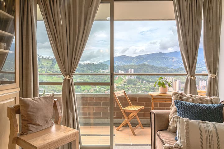 Stunning City & Mountain Views • Sabaneta Stay - Envigado