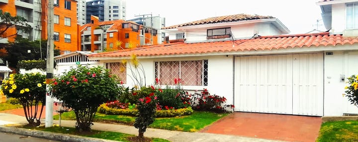 Casa Calida Super Iluminada Al Norte De Bogota - Bogotá