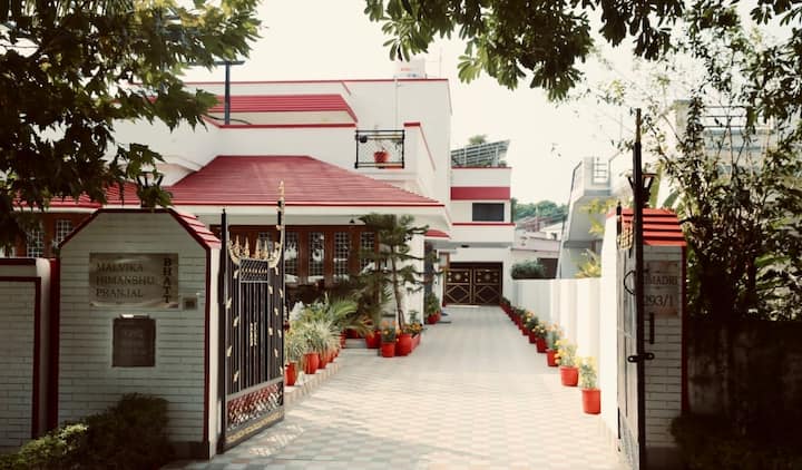 The Himadri Villa
Unwind In Timeless Elegance. - Dehradun