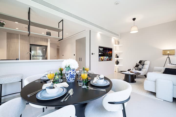 Chic 6br Villa In Tilal Al Ghaf - Dubai