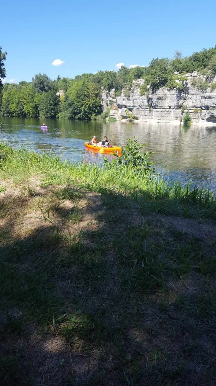 Gite 4 Pl, Bord De Rivière - Vallon-Pont-d'Arc