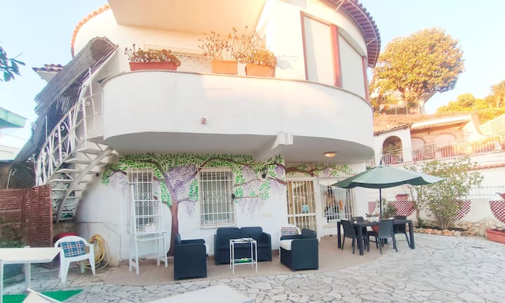 Villa Chaleureuse Avec Terrasse Et Parking Privé - Pozzuoli