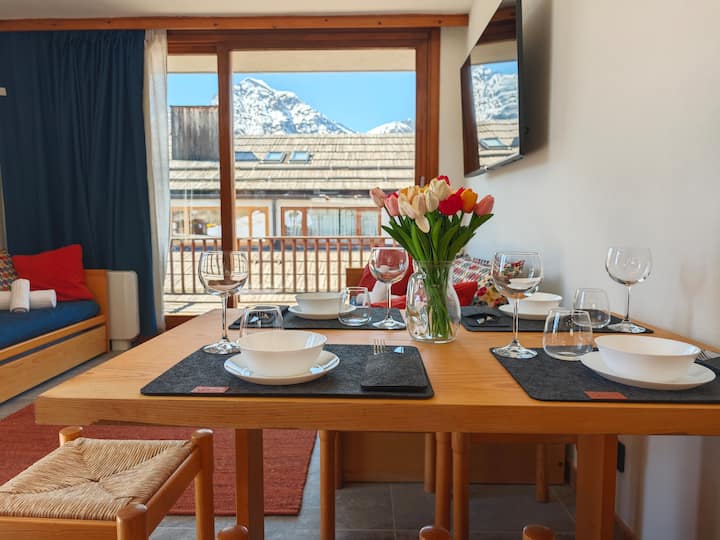 Hostdomus - La Piazzetta - Cesana Torinese