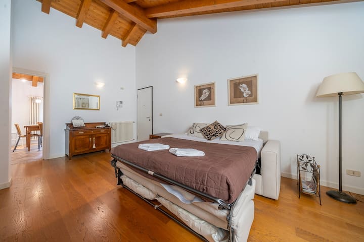 Guesthost - Lovely Apartment X6 With Balcony - Palmanova