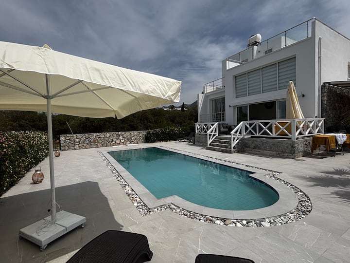 Sea View Villa In Bahçeli - Chypre