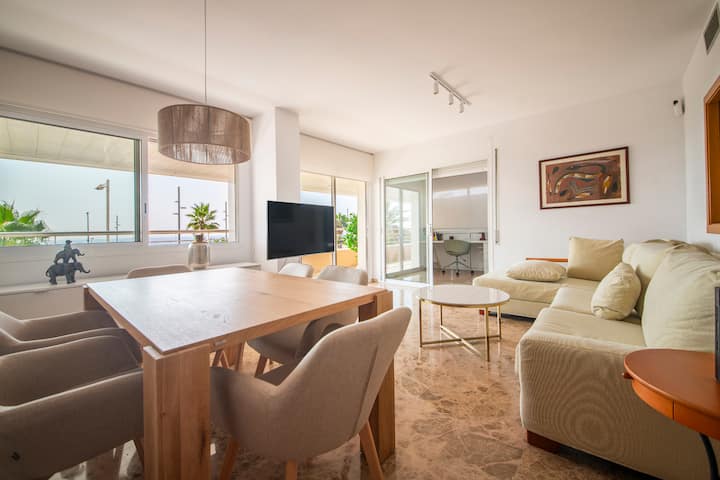 Sea View Three Bedroom Apartment - Barcelona