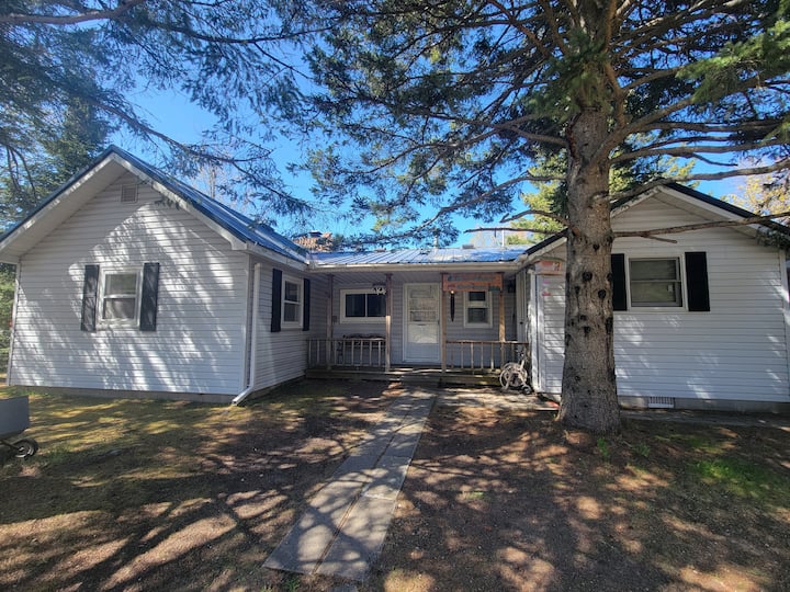 Christmas Cottage - Munising, MI