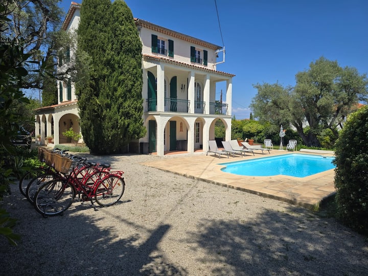Belle Villa  Avec Piscine Sur Le Cap D'antibes! - Antibes