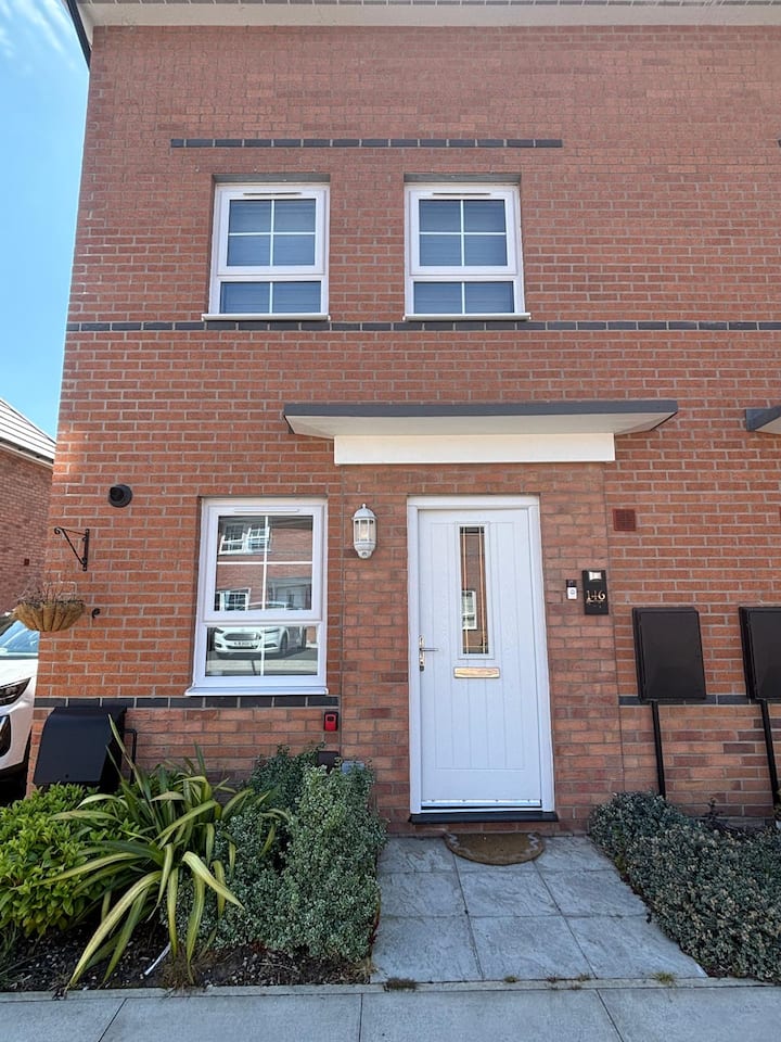Quiet Modern Home Close To City - Ormskirk