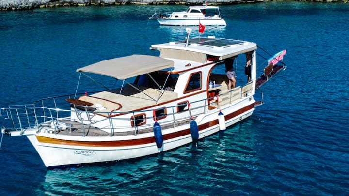 Private Boat For 6 P Departing From Bodrum Center - Бодрум