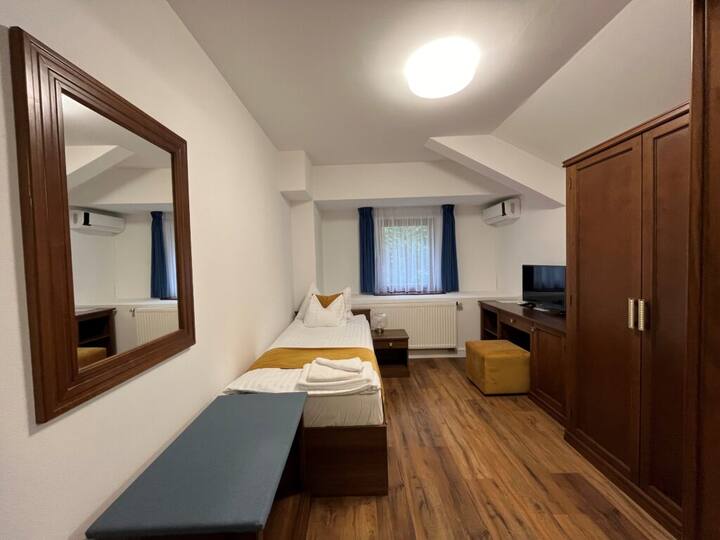 Bassiana Hotel-single Room - Sárvár