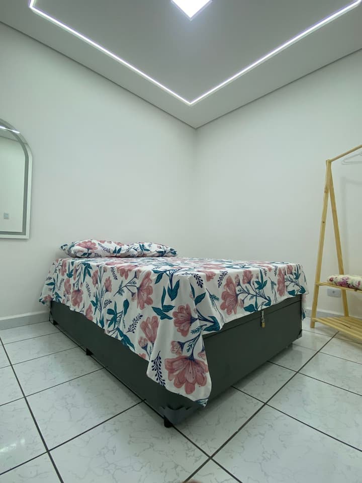 Apto Uma Quadra Da Praia - Santos